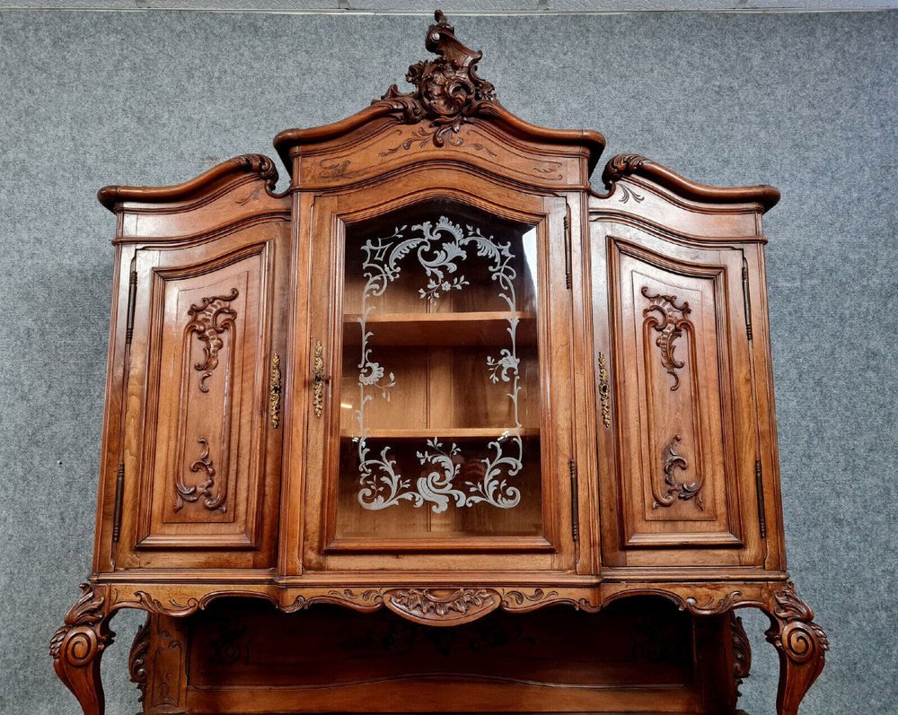 Louis XV Buffet in Walnut for sale at Pamono