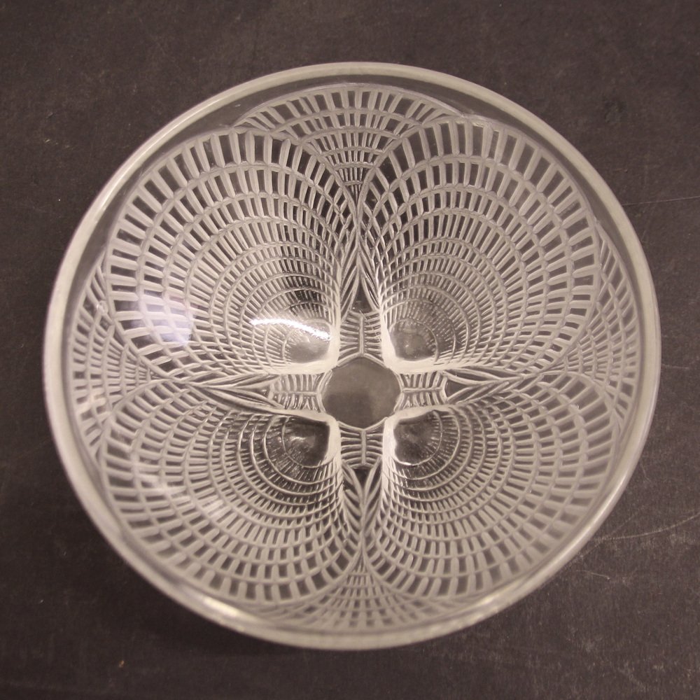 Art Deco Shell Bowl attributed to René Lalique, 1920s for sale at Pamono