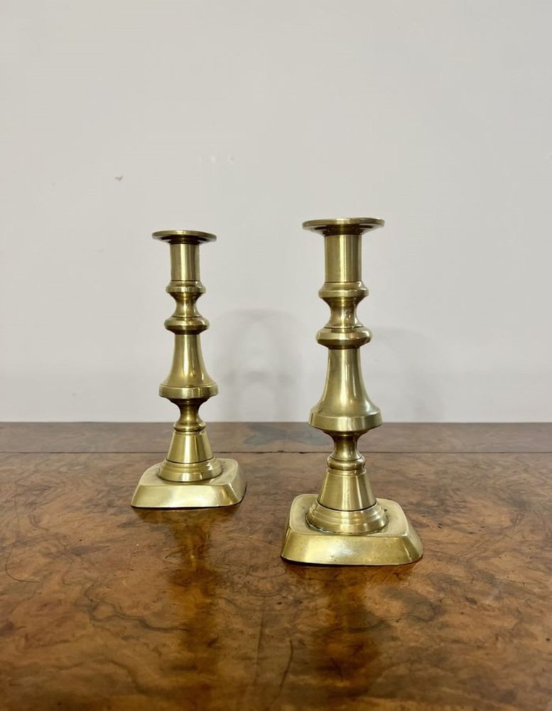 Antike viktorianische Kerzenständer aus Messing, 1860er, 2er Set bei ...