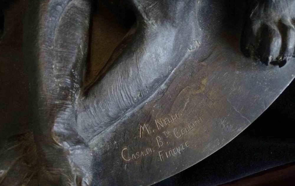 Sirio Tofanari, La Carezza (The Caress), Sculpture, 1910 for sale at Pamono