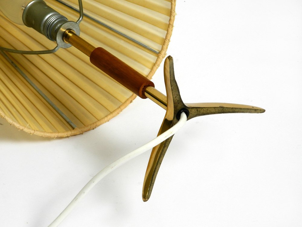 Small Mid-Century Brass Star Base Table Lamp from Kalmar for sale at Pamono