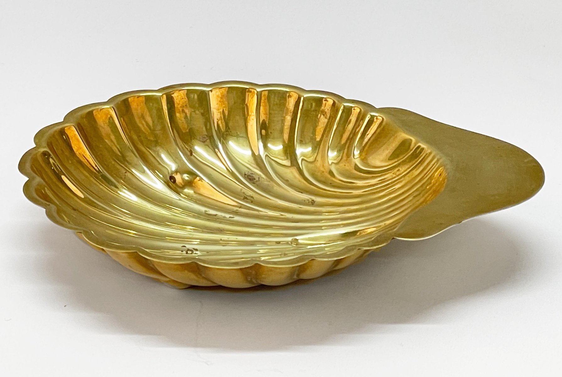 Mid-Century Italian Shell-Shaped Brass Bowl by Renzo Cassetti, 1960s ...