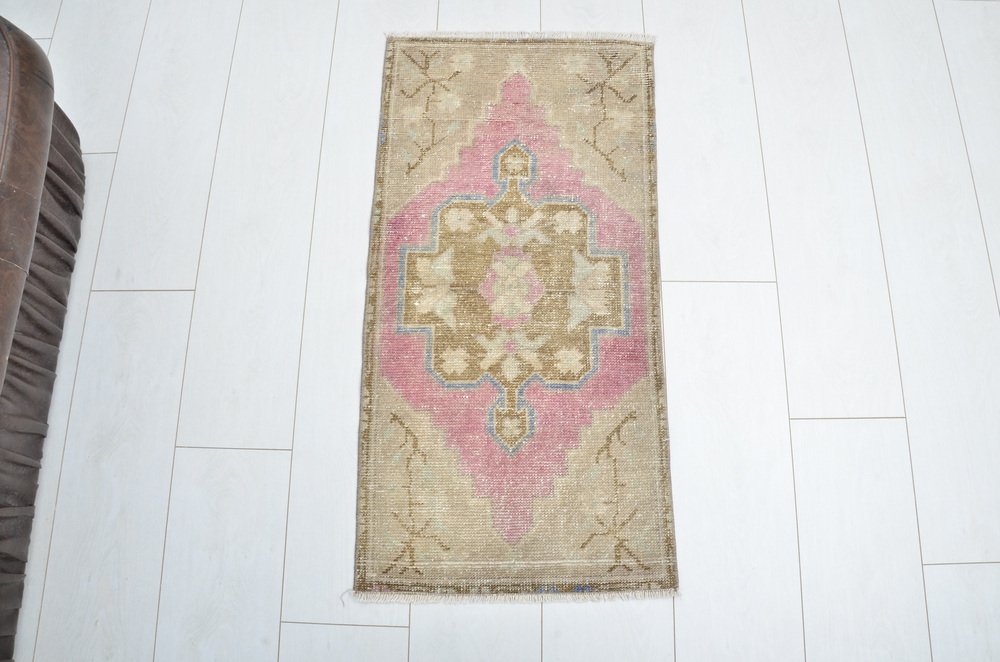 Antique Wool Small Carpet, 1960s for sale at Pamono