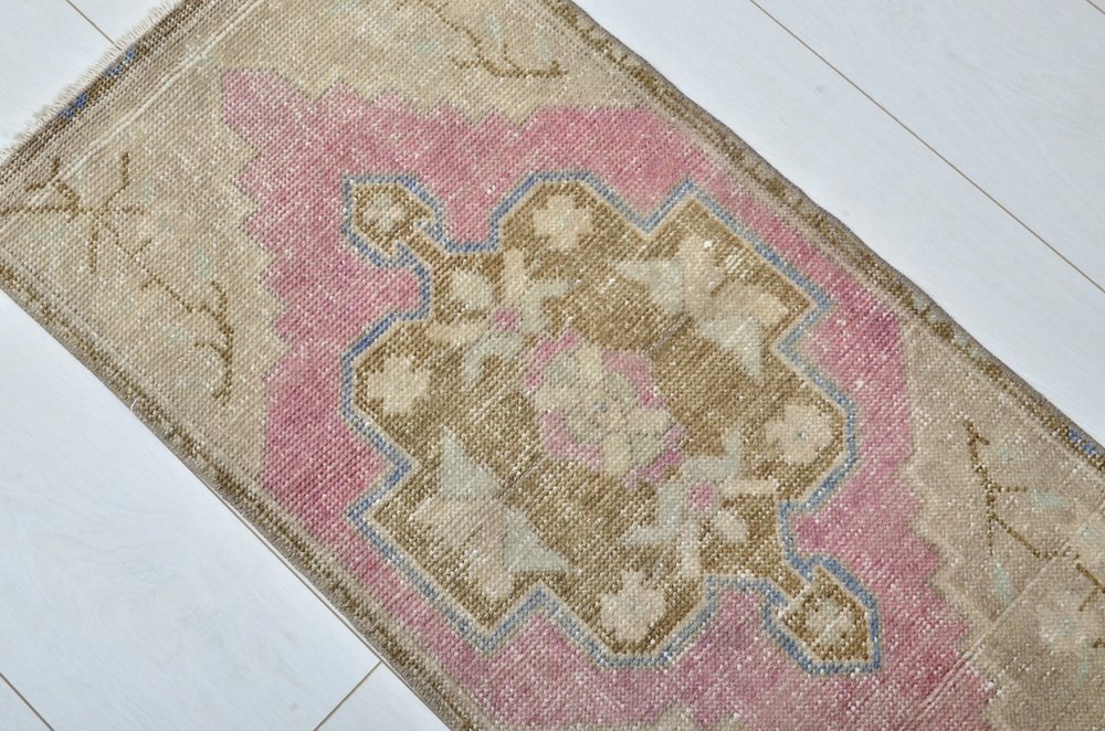 Antique Wool Small Carpet, 1960s for sale at Pamono