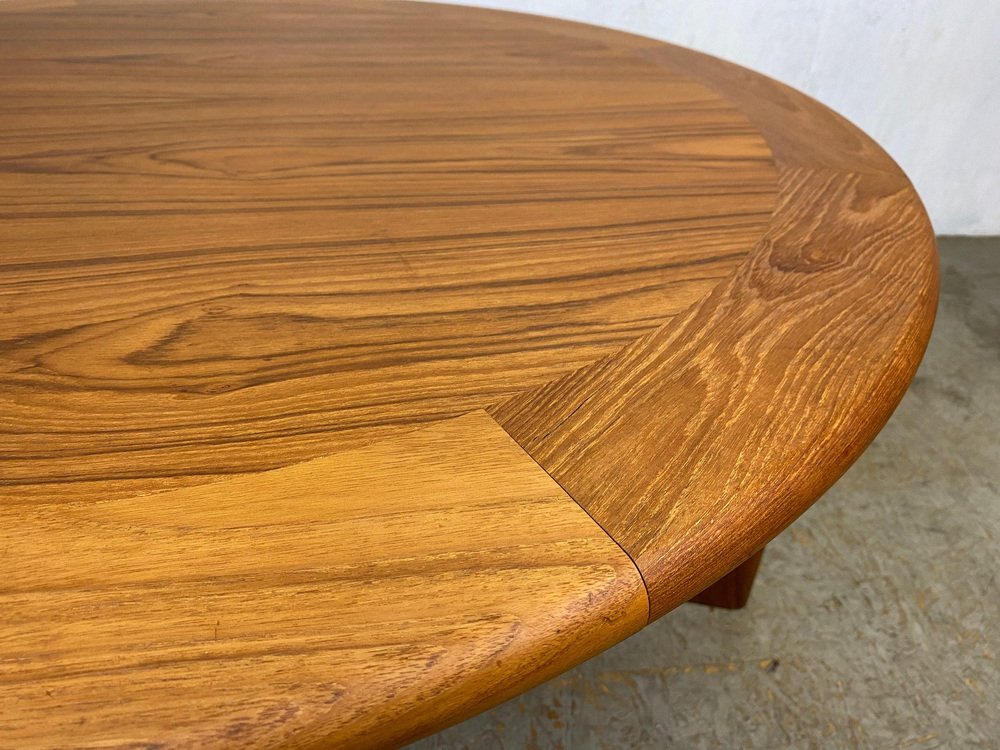 Mid-Century Danish Coffee Table in Teak for sale at Pamono