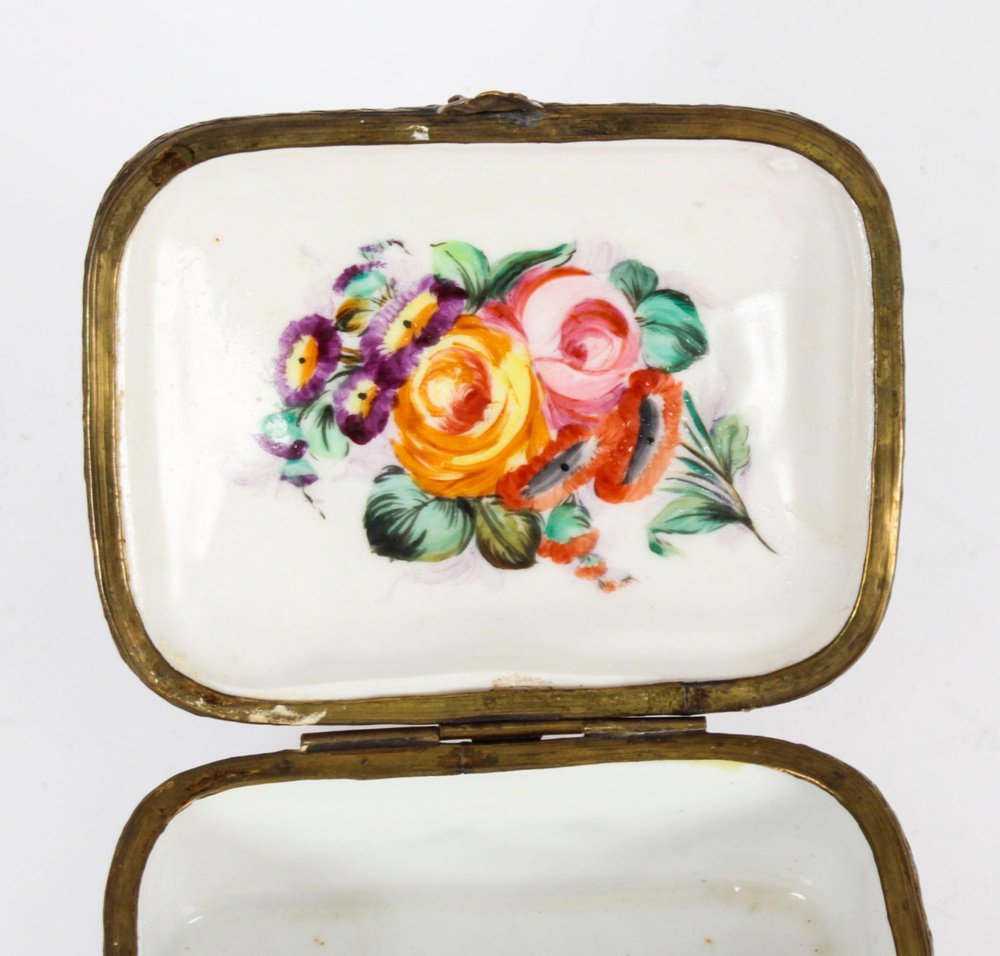 Antique Italian Capodimonte Porcelain Box, 19th Century for sale at Pamono