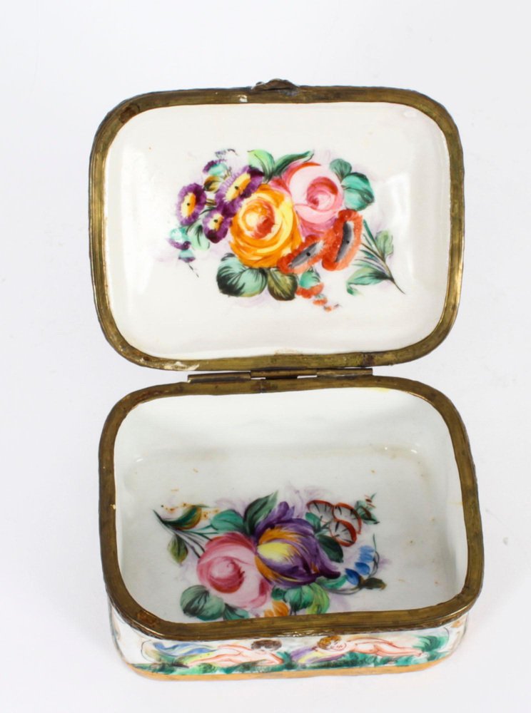 Antique Italian Capodimonte Porcelain Box, 19th Century for sale at Pamono