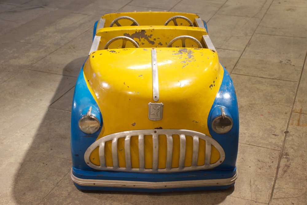 Yellow and Blue Merry-Go-Round Car, 1952 for sale at Pamono