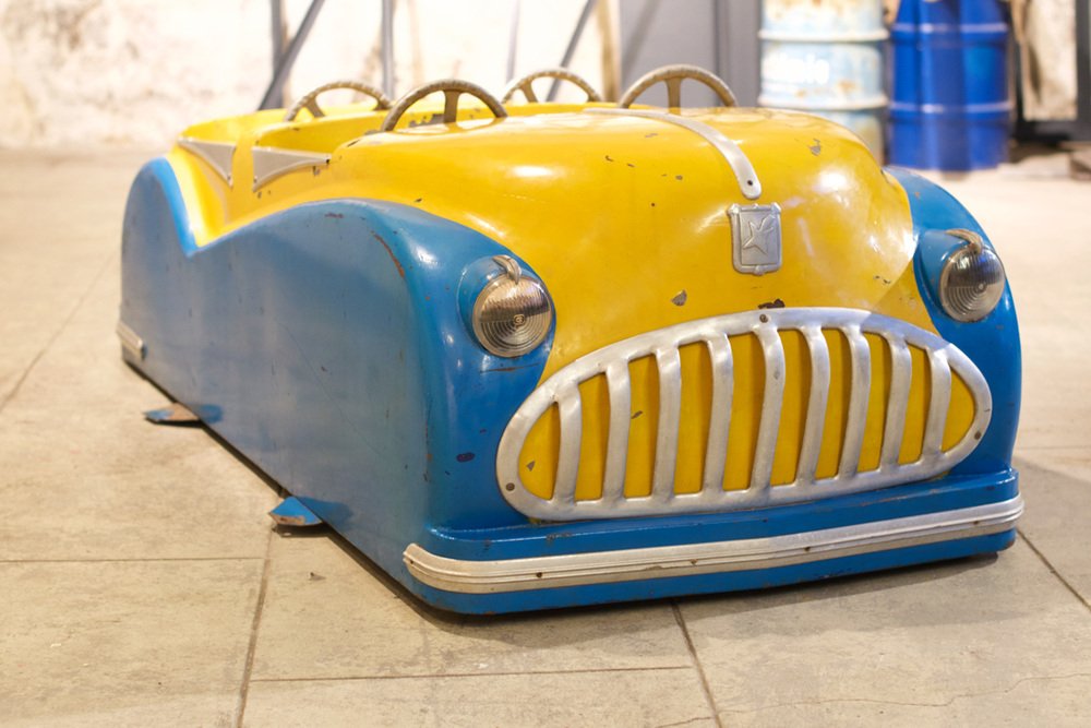 Yellow and Blue Merry-Go-Round Car, 1952 for sale at Pamono