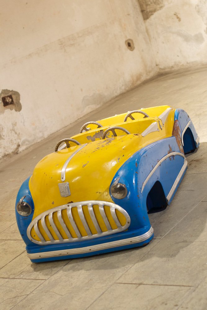 Yellow and Blue Merry-Go-Round Car, 1952 for sale at Pamono