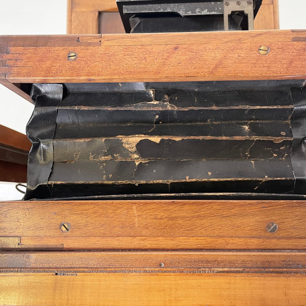 Vintage Italian Analogue Floor Camera in Wood and Brass, 1900s for sale ...