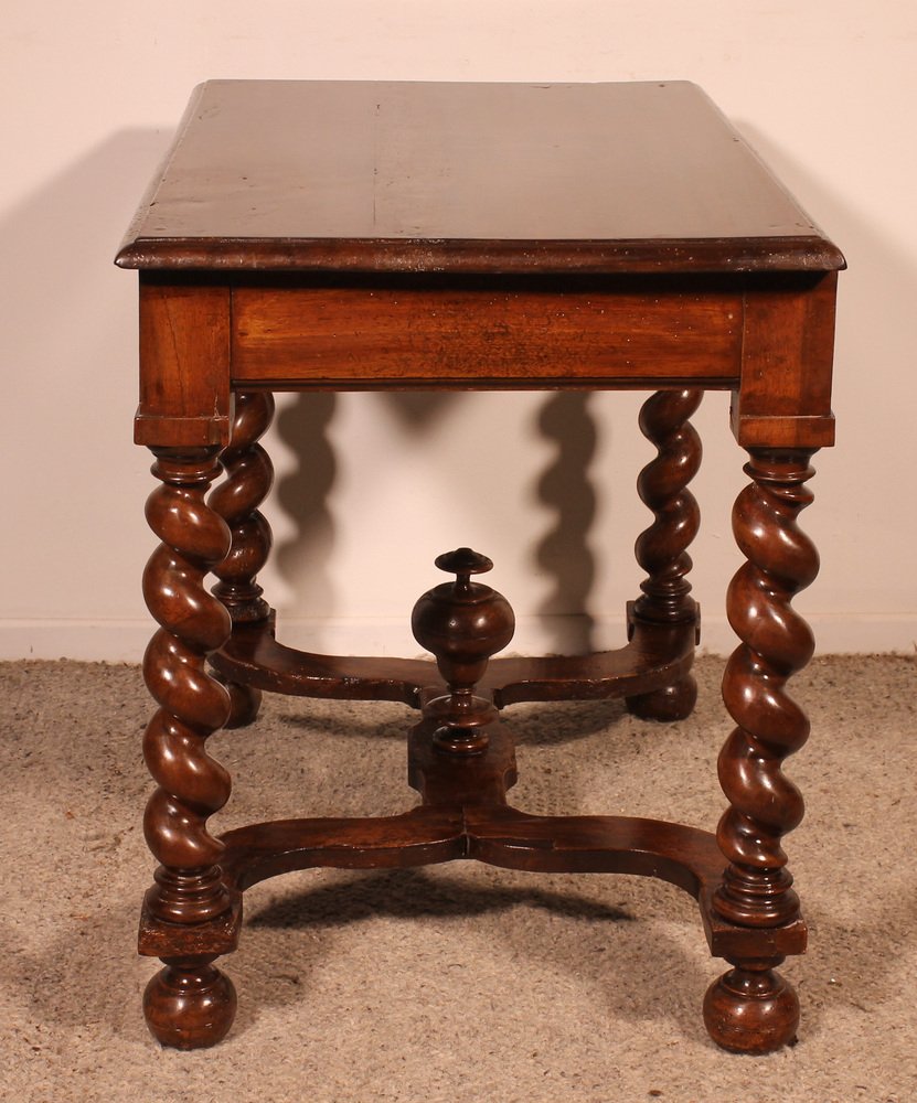Louis XIII Side Table in Walnut, 17th Century for sale at Pamono