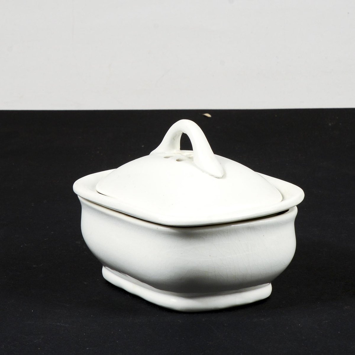 White Ceramic Box or Soap Holder by S.C. Richard for sale at Pamono