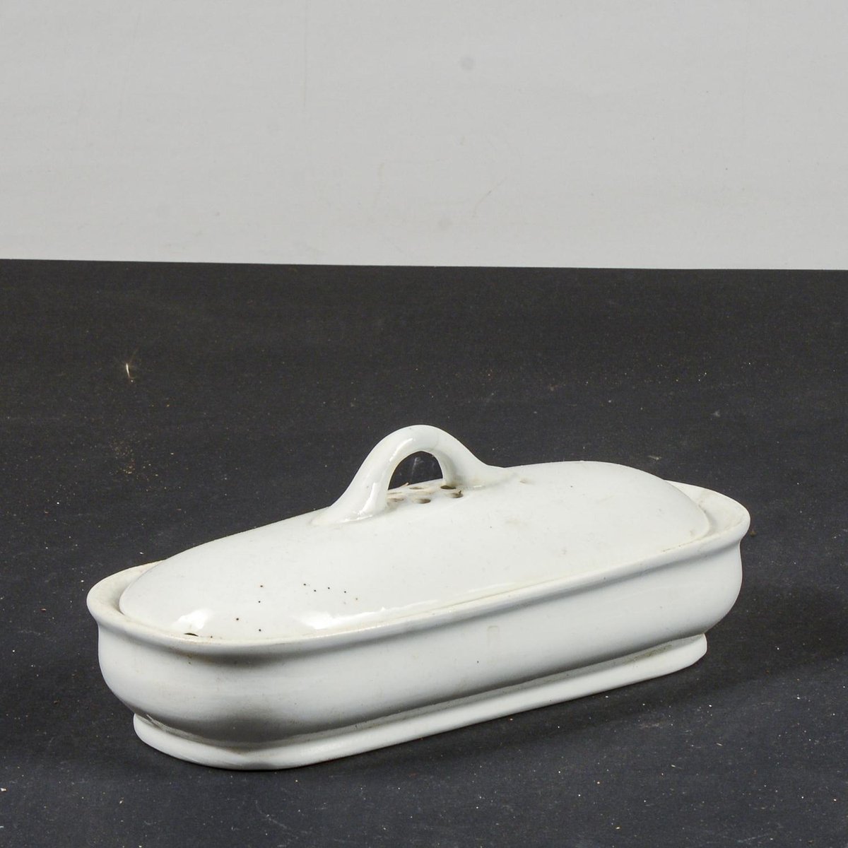 White Ceramic Box by S.C. Richard for sale at Pamono