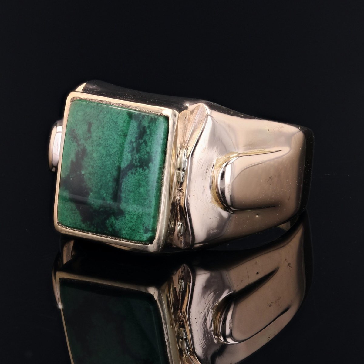 French 18 Karat Yellow Gold Signet Ring with Maw Sit Sit Jade, 1930s ...