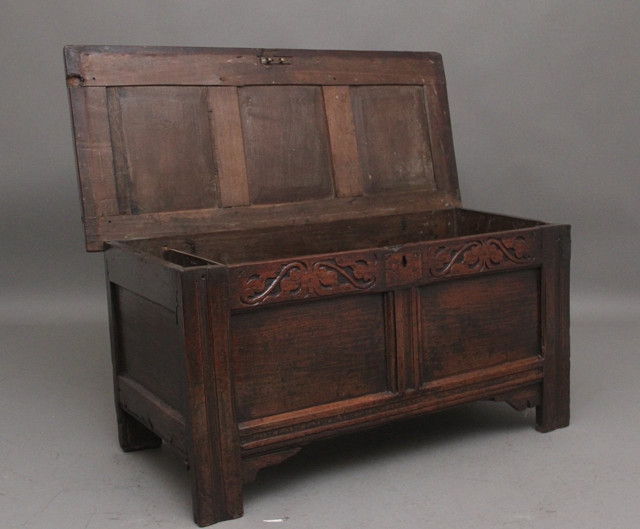 18th Century Oak Coffer, 1740s for sale at Pamono