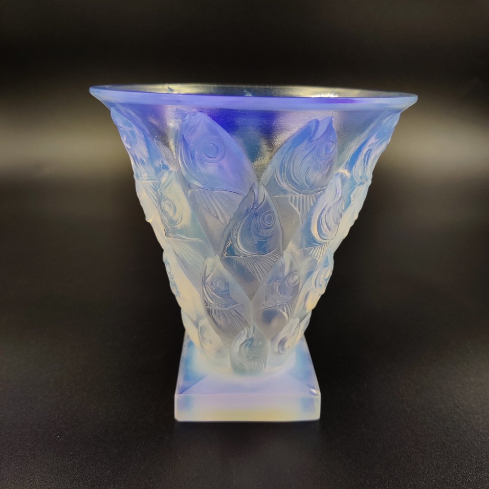 Art Deco French Opalescent Glass Vase by Sabino, 1920s for sale at Pamono