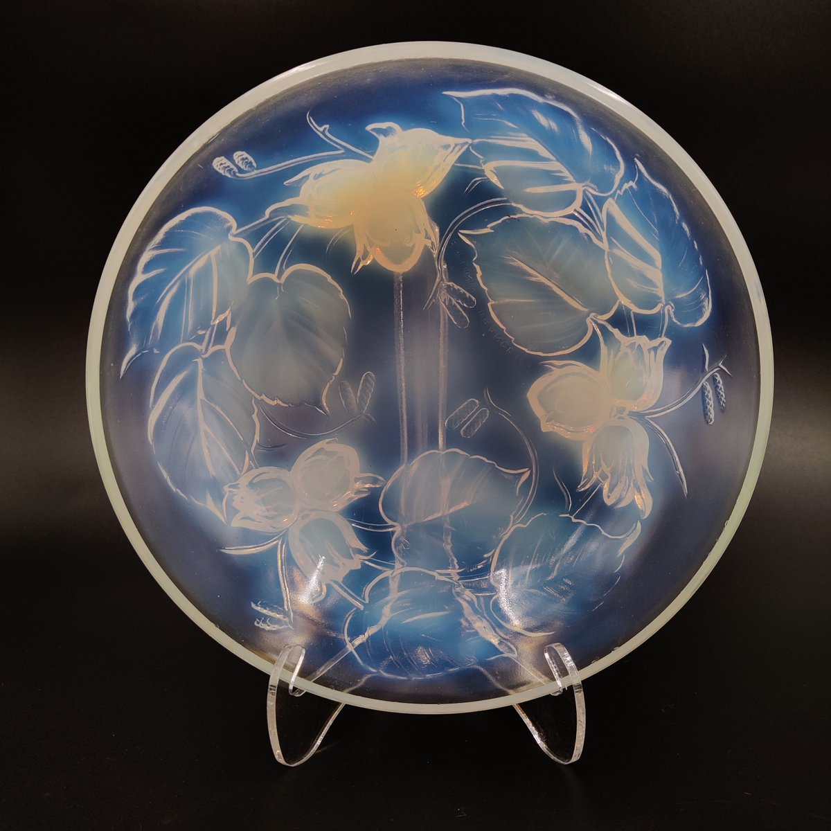 Bol Art Déco en Verre Opalescent avec Motif Noisette par Marcel ...