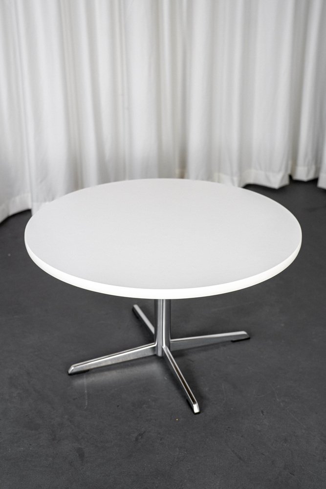 Round Coffee Table, 1960s for sale at Pamono