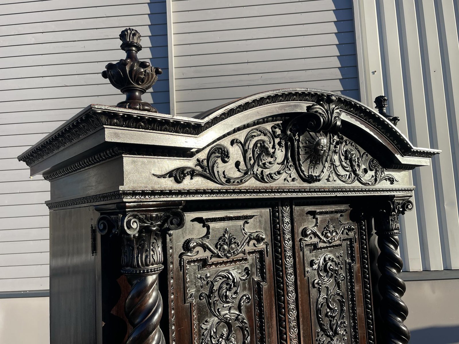 Monumentaler Renaissance Cabinet for sale at Pamono