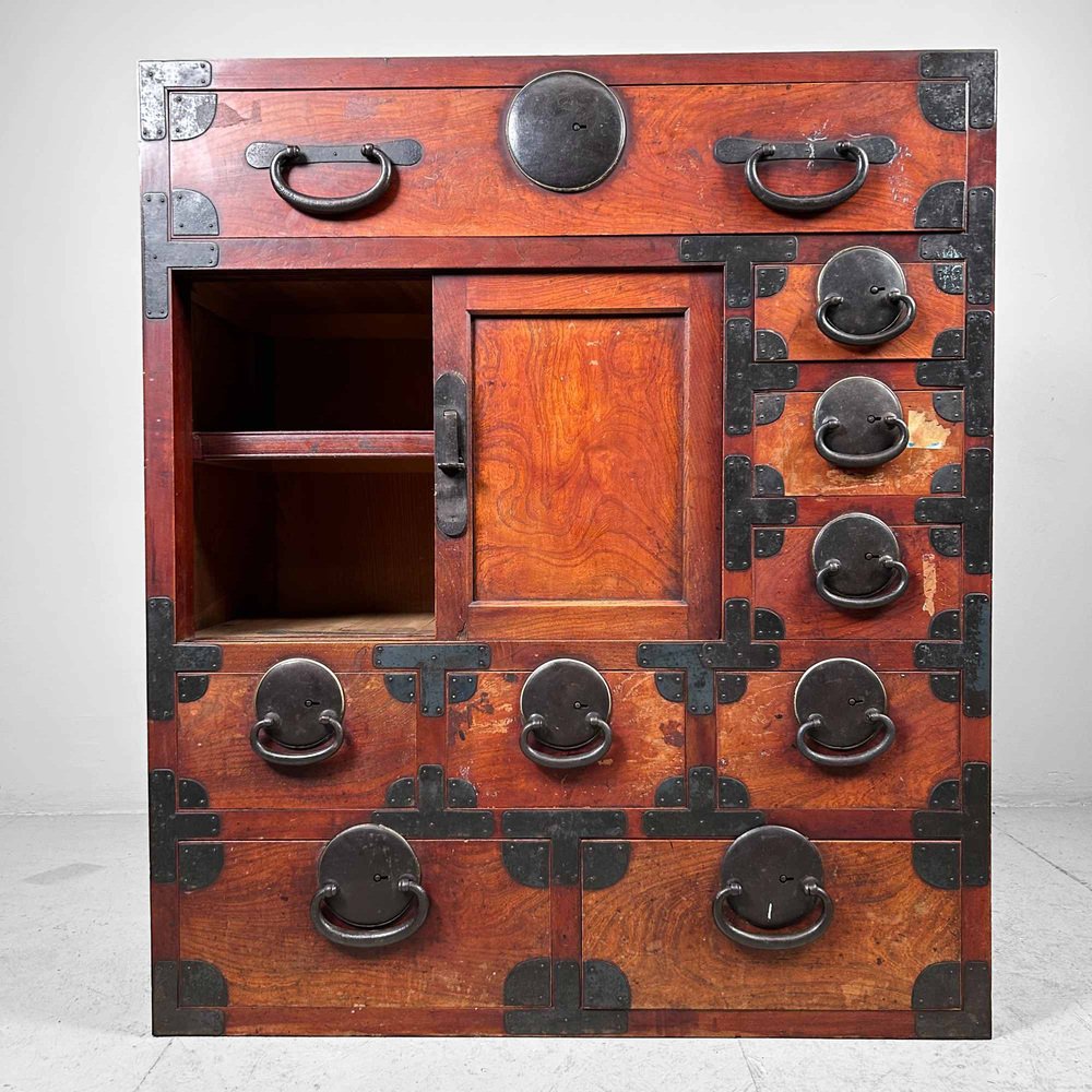 Traditional Tansu Chest of Drawers, Japan, 1920s for sale at Pamono