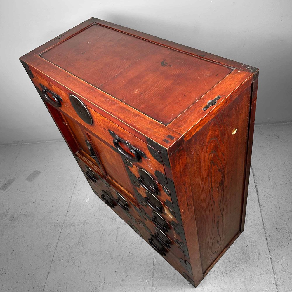 Traditional Tansu Chest of Drawers, Japan, 1920s for sale at Pamono