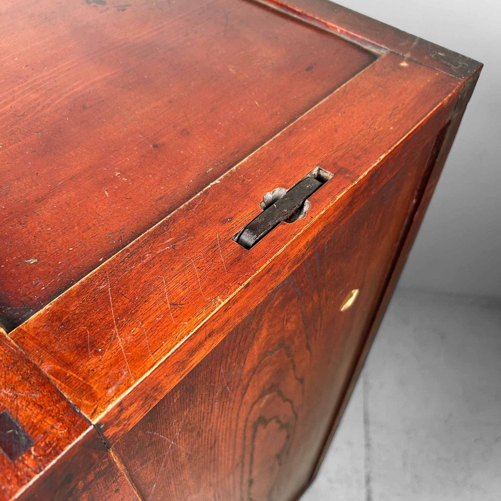 Traditional Tansu Chest of Drawers, Japan, 1920s for sale at Pamono