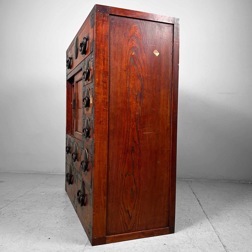Traditional Tansu Chest of Drawers, Japan, 1920s for sale at Pamono