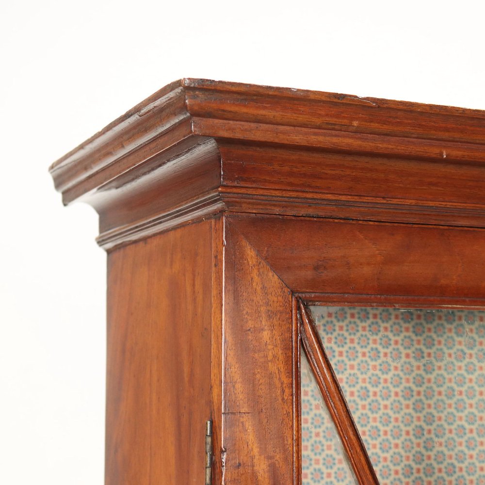 Vintage English Showcase, 19th Century for sale at Pamono