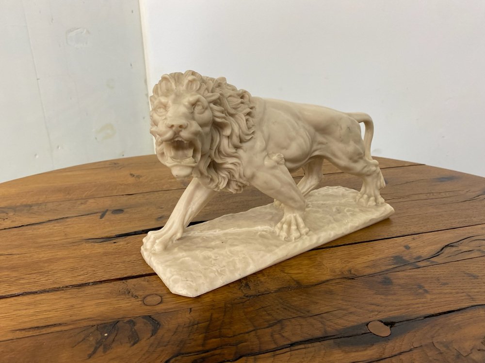 Vintage White Marble Resin Lion Sculpture, 1950s for sale at Pamono