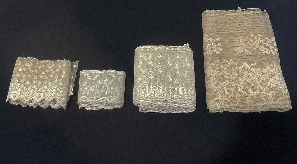 19th Century Belgian Lace Borders, Set of 4 for sale at Pamono