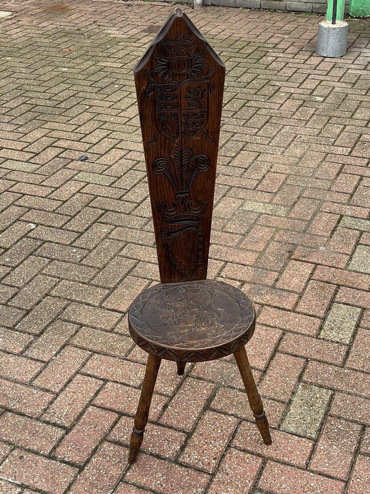 Antique English Carved Oak Spinning Chair for sale at Pamono