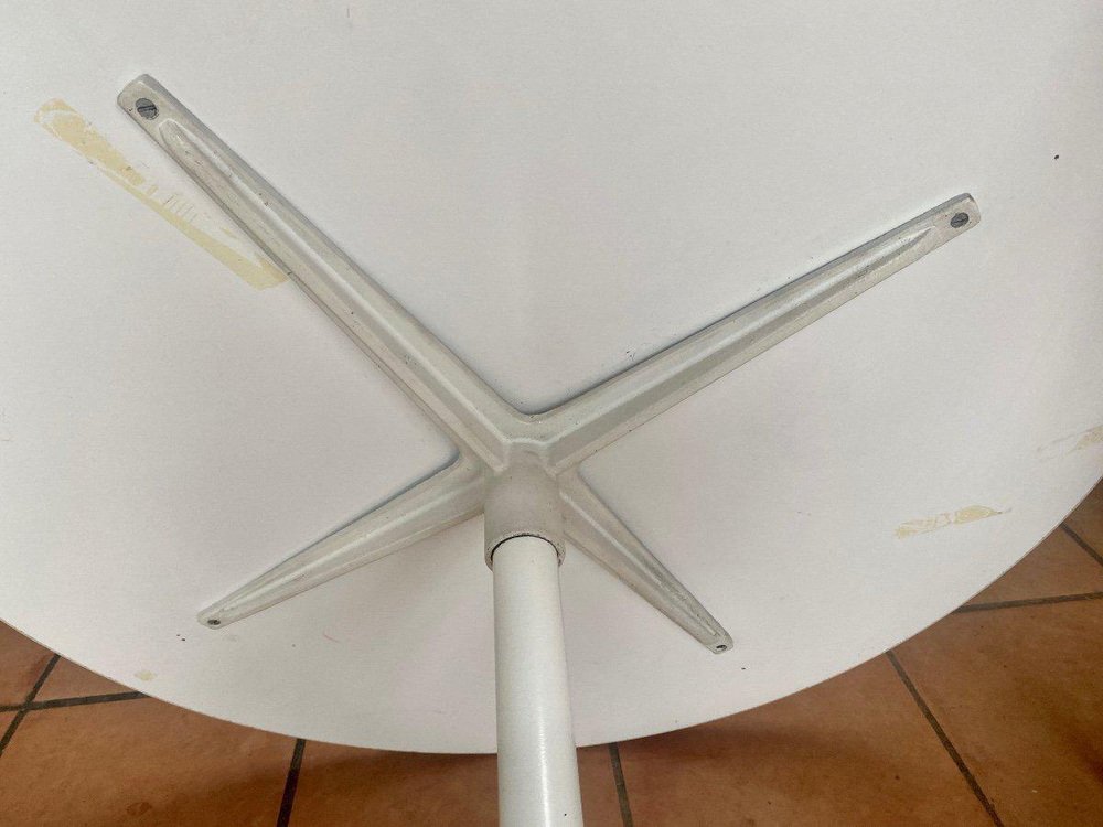 White Melamine Round Table by Charles and Ray Eames for Herman Miller ...