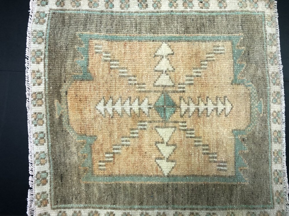 Small Vintage Turkish Wool Rug, 1960s for sale at Pamono