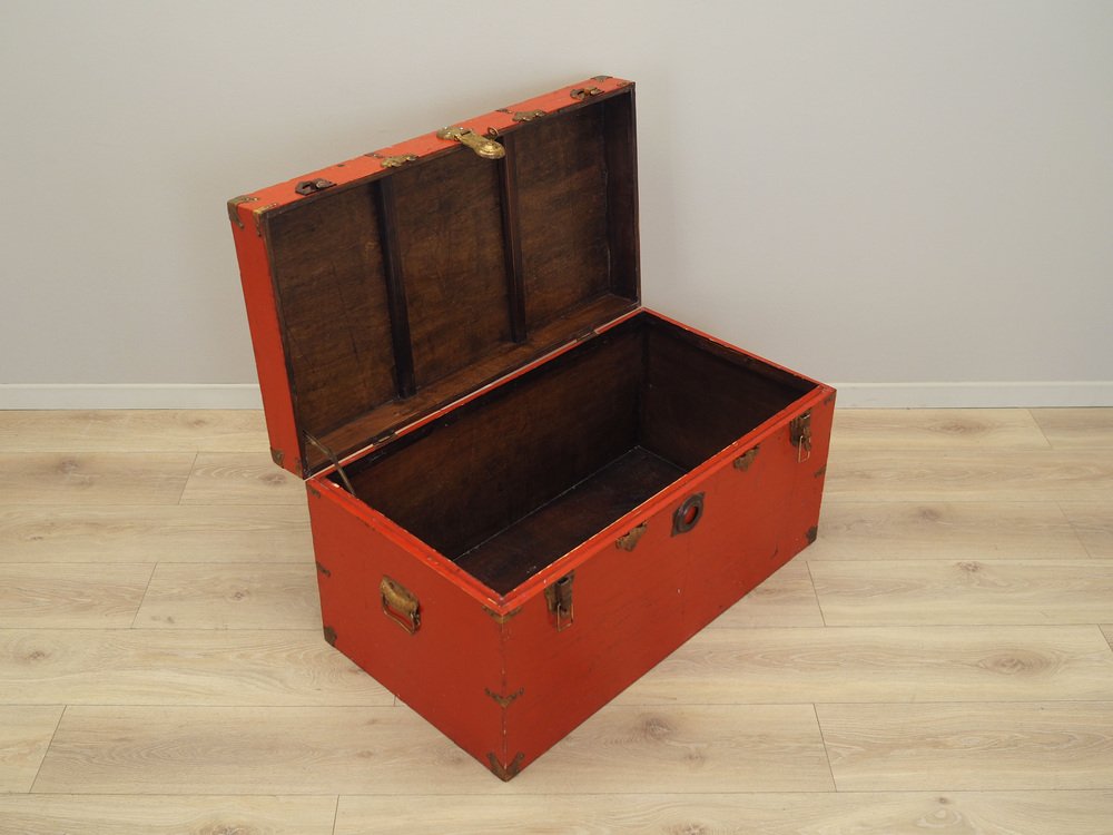 Scandinavian Red Chest, 1950s for sale at Pamono