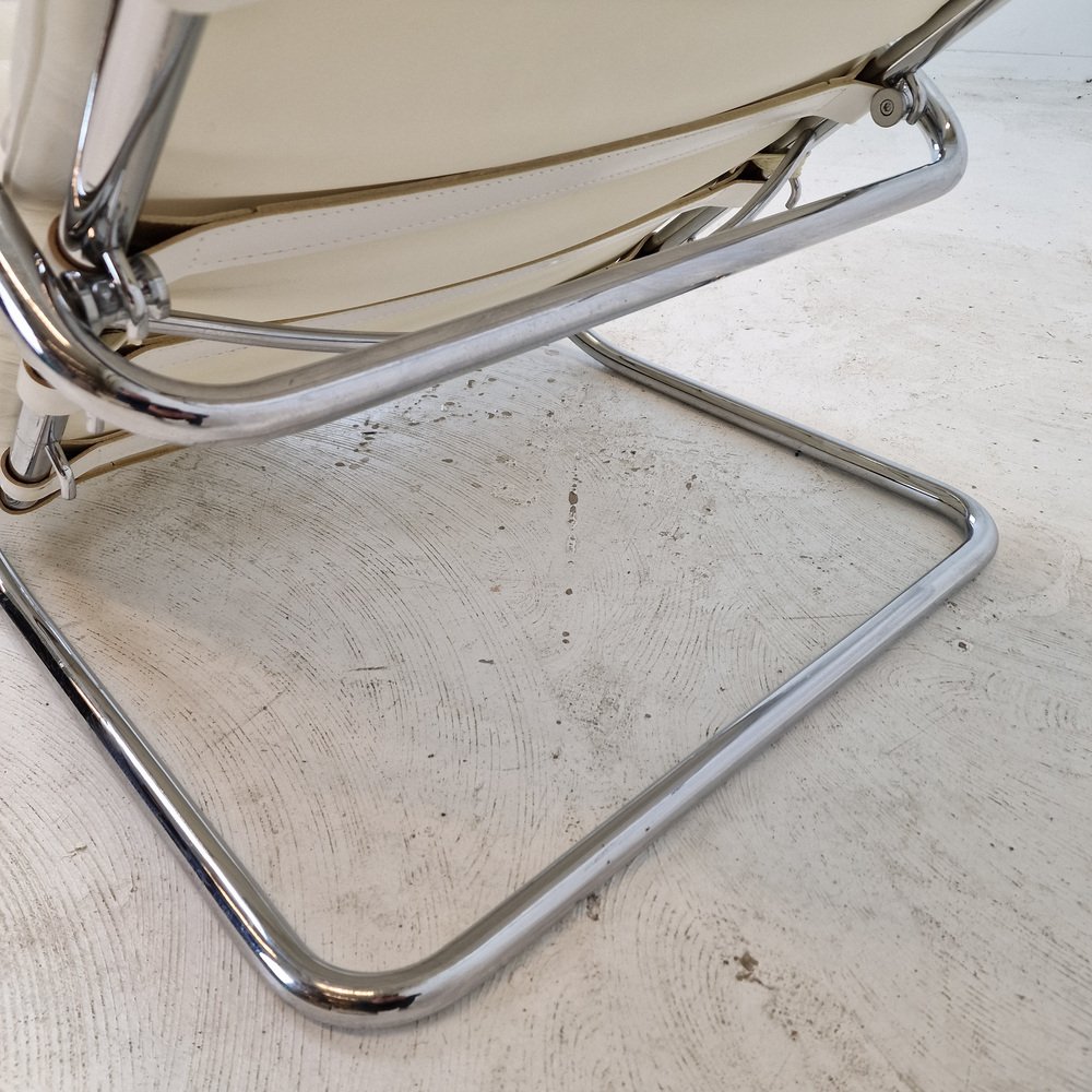 Model 242 Chaise Longue by Mies van der Rohe for Knoll International ...