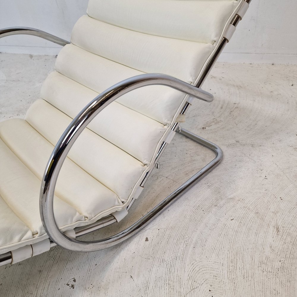 Model 242 Chaise Longue by Mies van der Rohe for Knoll International ...