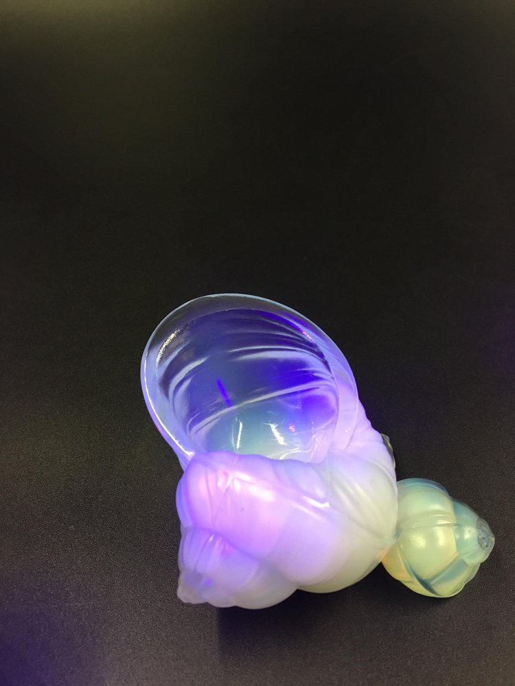 Art Deco Opalescent Glass Shell, 1930s for sale at Pamono