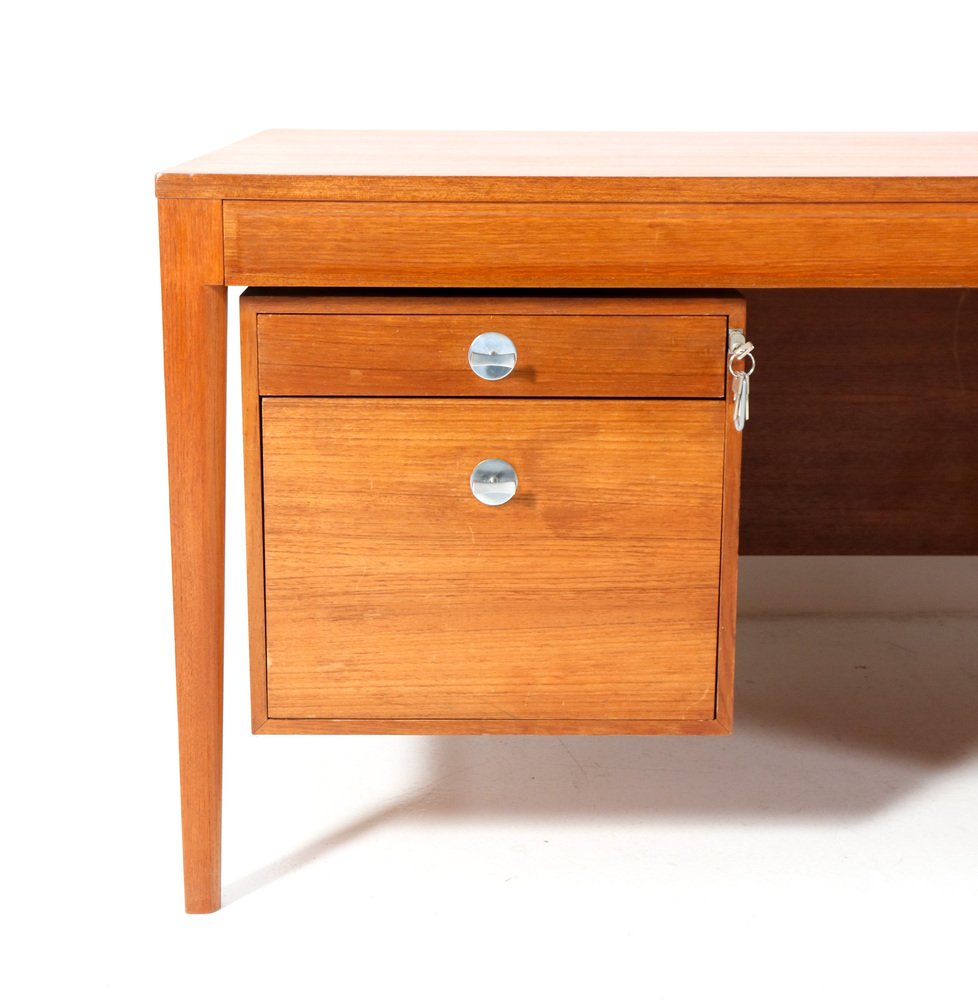 Mid-Century Modern Teak Fd-951 Diplomat Desk by Finn Juhl for France ...