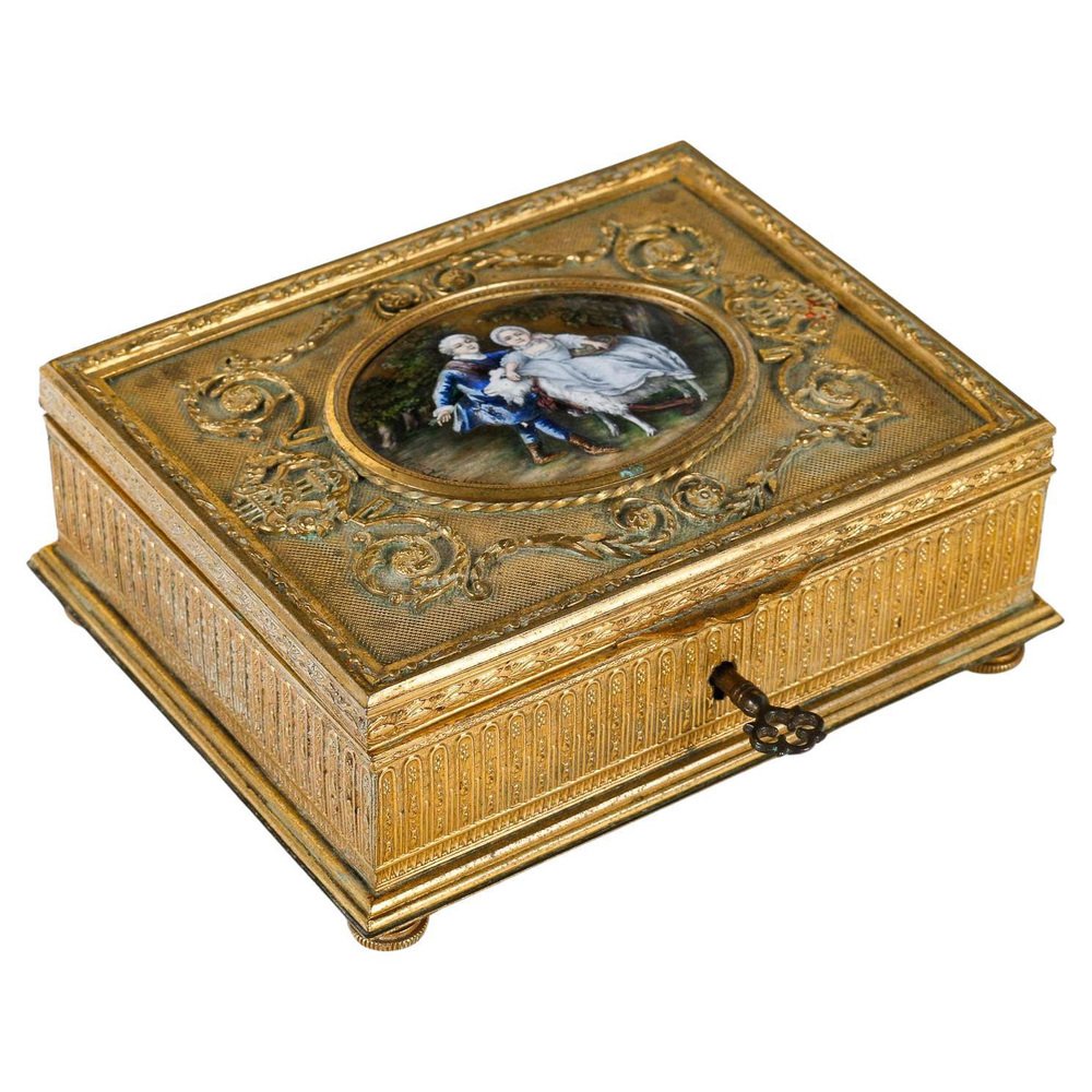 Napoleon III Chased and Gilt Bronze Box for sale at Pamono