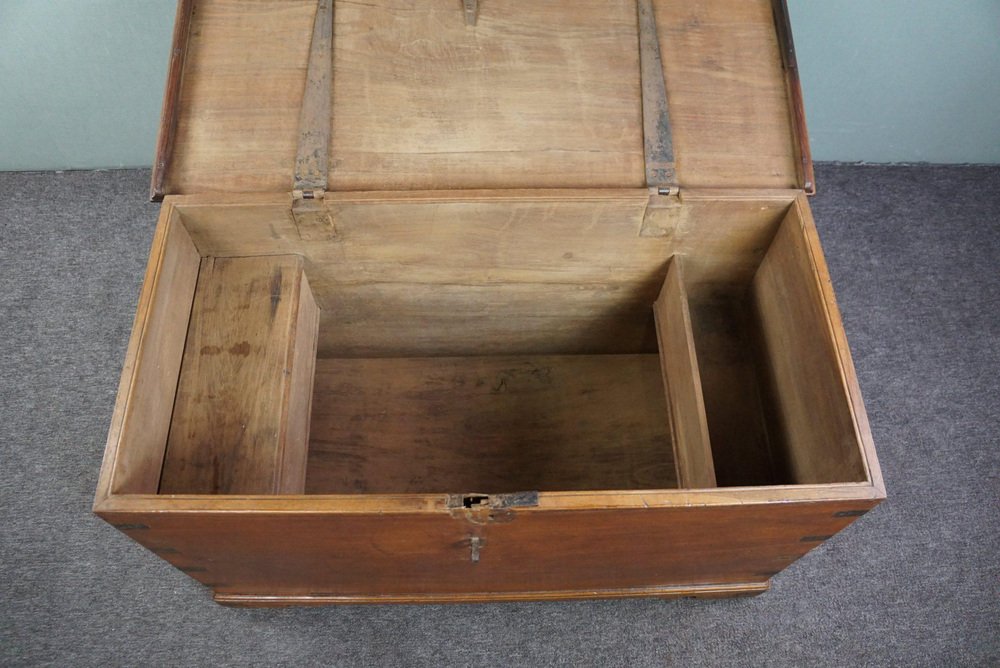 Large 18th Century English Colonial Chest with Padlock for sale at Pamono