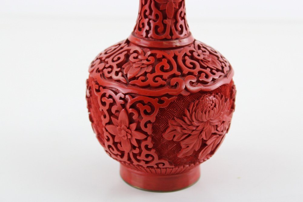 Vintage Chinese Lacquer Vase for sale at Pamono