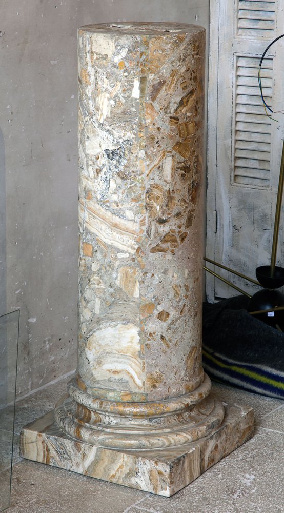 Colonna antica in marmo brecciato, Italia, inizio XIX secolo in vendita ...