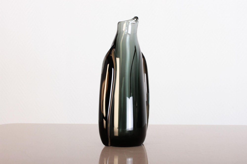 Penguin Vase by Willy Johansson for sale at Pamono