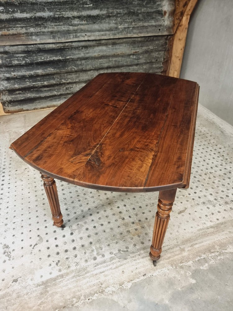 Antique Round Table Drop-Leaf Table in Walnut, 1890s for sale at Pamono