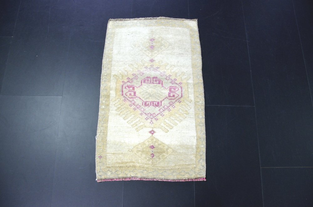 Small Handmade Wool Rug, 1960s for sale at Pamono