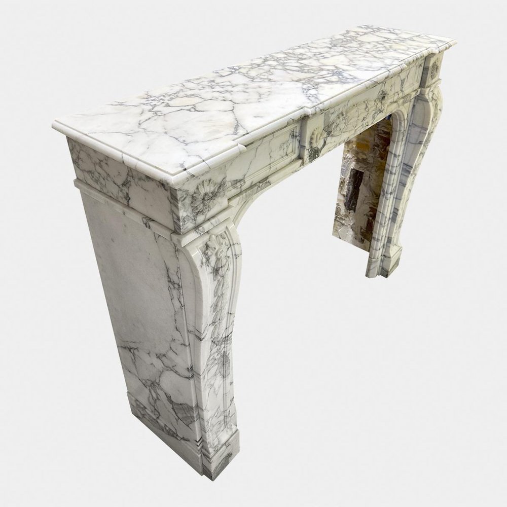 Antiker französischer Kaminsims im Louis XVI Stil aus Arabescato Marmor ...
