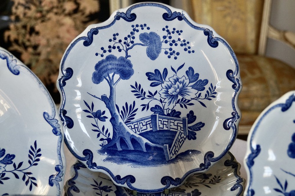 Antique Dutch Tableware, 1900, Set of 24 for sale at Pamono