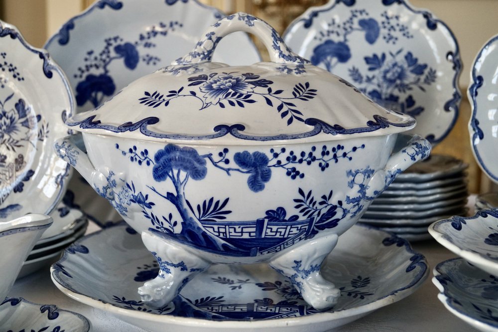 Antique Dutch Tableware, 1900, Set of 24 for sale at Pamono