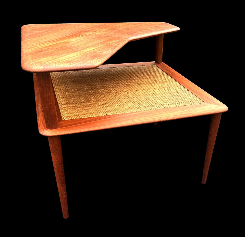 Table d'Angle Minerva à Deux Niveaux en Teck et Rotin par Peter Hvidt ...